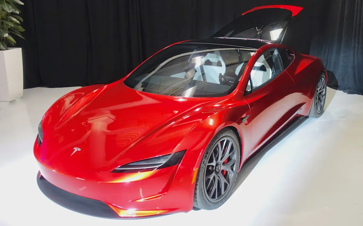 Teslas New Roadster Gets A Second Reveal Tonight When To Watch 4303